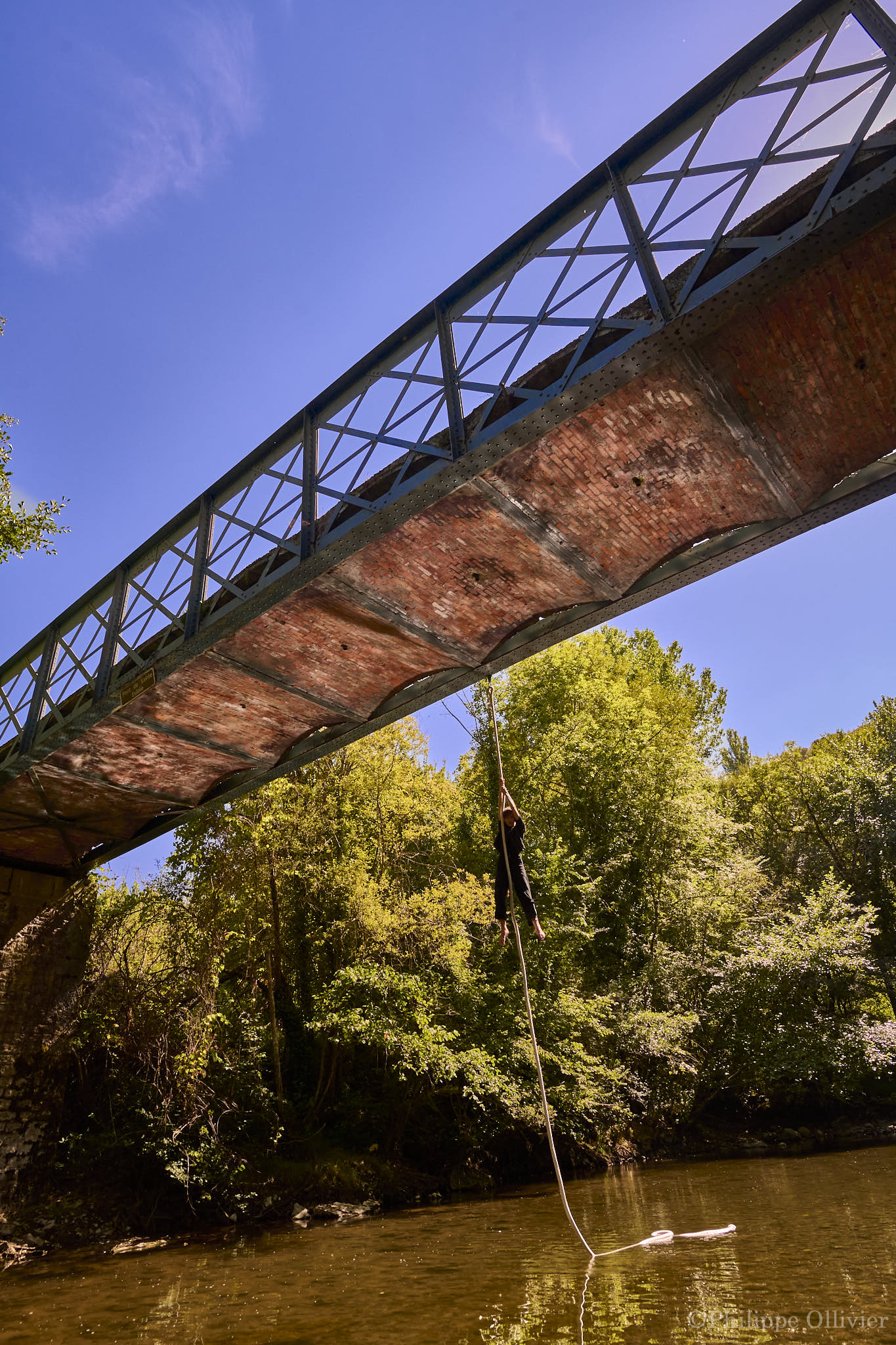 Hélène Bou / POnts | Artiste Cirque Aérien
